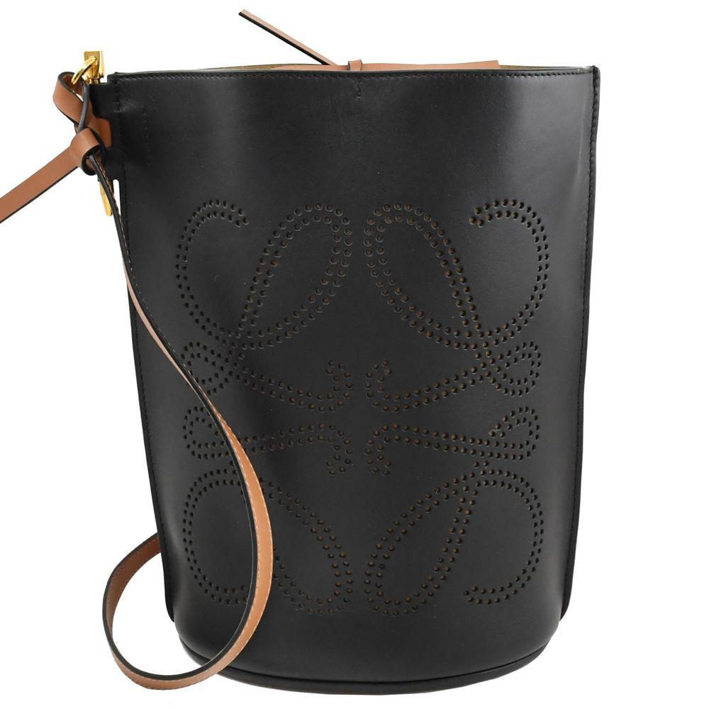 LOEWE Gate Bucket 經典徽章LOGO斜背直式水桶包.黑/咖 - PChome 24h購物