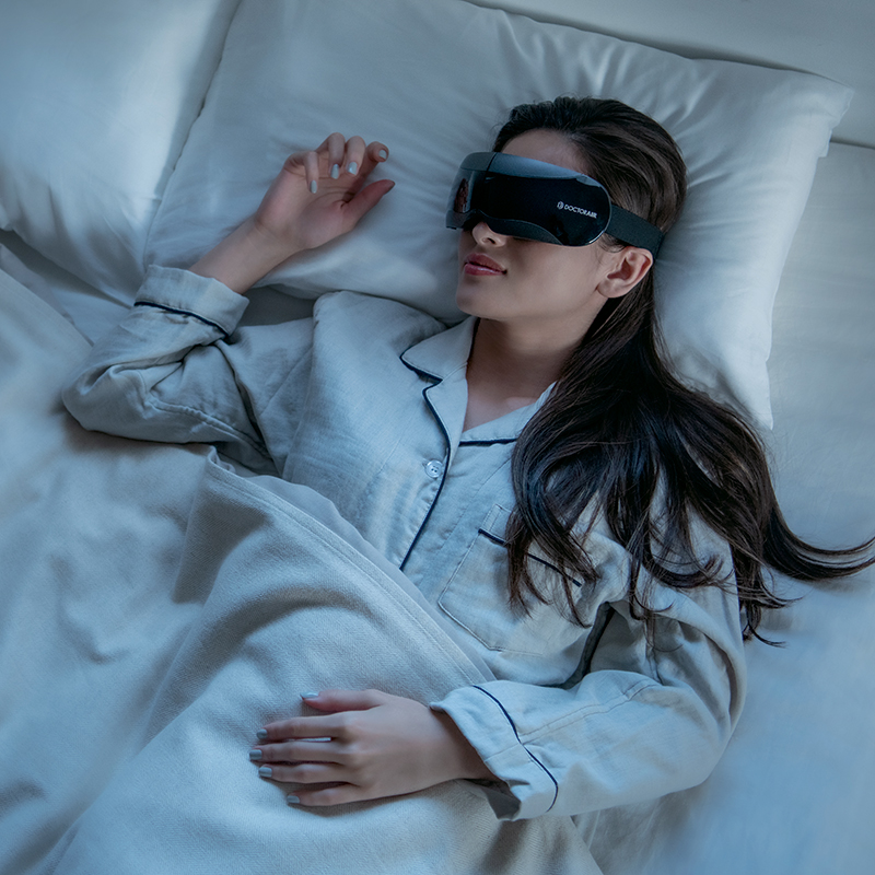 【日本 DOCTORAIR】3D 手感眼部按摩器 REM-05TW - 金 - PChome 24h購物