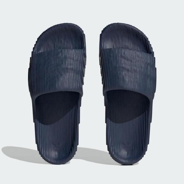 Adidas Adilette 22 [IG7497] 男女 涼拖鞋 運動 經典 一片拖 休閒 夏日 外出 居家 深藍 - PChome 24h購物